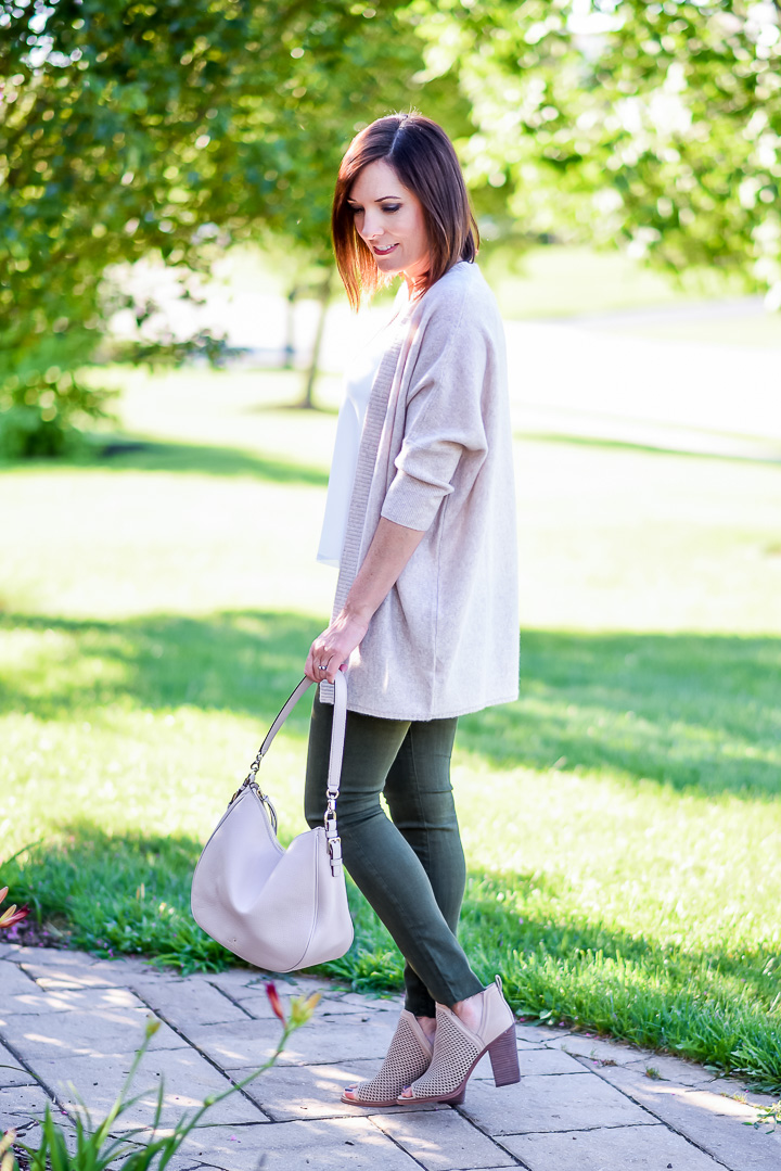 4 Ways to Wear Spruce Green Jeans This Fall | Jo-Lynne Shane