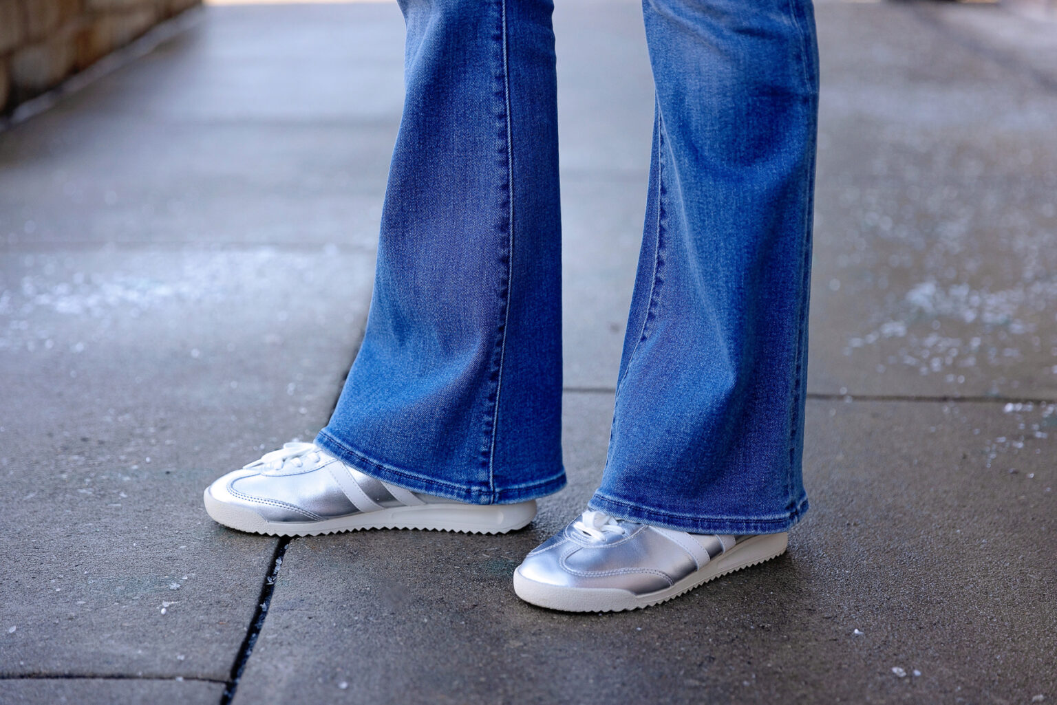 Flare Jeans and Sneakers: How to Style Them Without Looking Frumpy | Jo ...