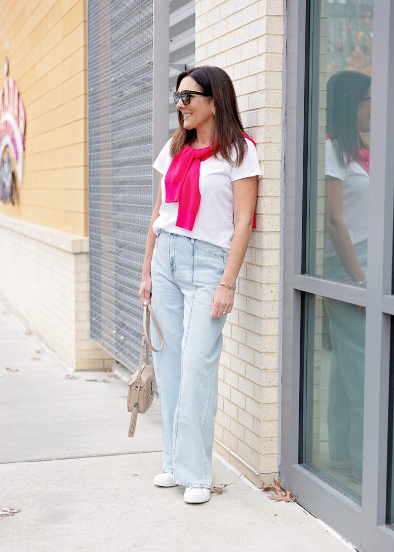 What to Wear with Wide-Leg Jeans This Summer: Outfit Ideas & Styling ...