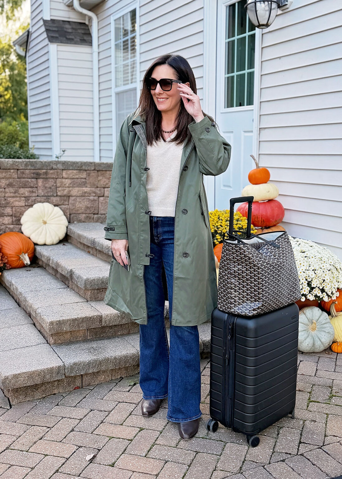 Crewneck vs. V-Neck: Which Neckline Flatters You Most? | Jo-Lynne Shane